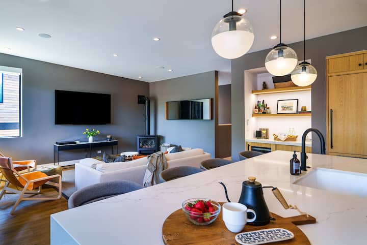 High Style And Stoke | Hot Tub & Pet Friendly - Tahoe City, CA