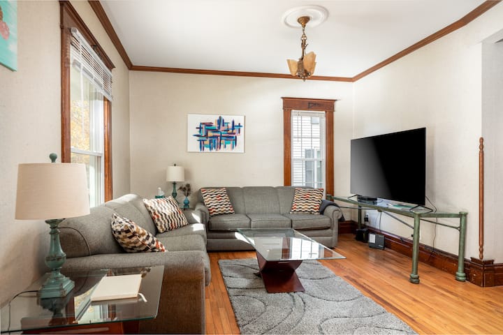 Beautiful House | Walk Everywhere | Ac| Fire Pit | - Traverse City, MI