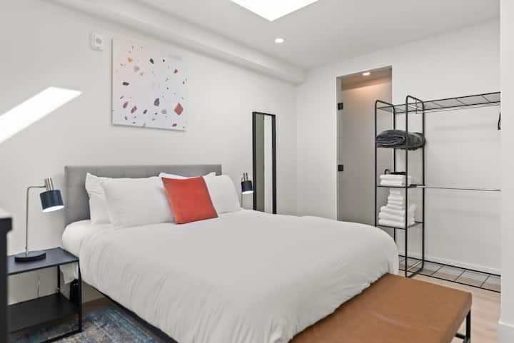 The Addison By Kasa | Executive Queen Loft - San Francisco, CA