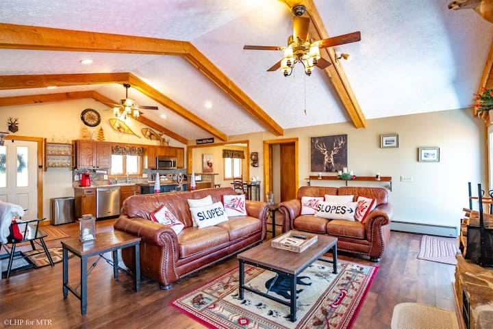 Mtn Retreat W/ Fireplace & Game Room - Lazy Bear - Davis, WV