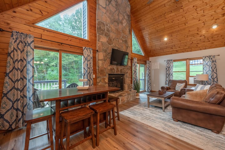 Dog Friendly Cozy Escape W/ Hot Tub & Porch Views - Deep Creek Lake State Park, Swanton