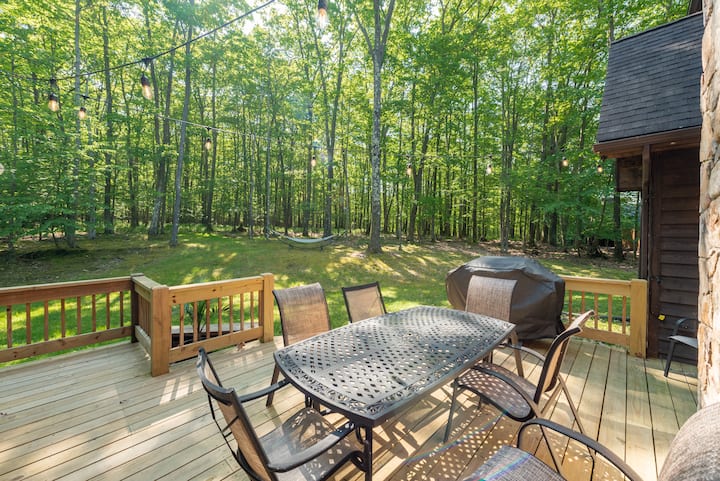 Nature Escape W/ Dock, Fire Pit & Foosball - Deep Creek Lake, MD