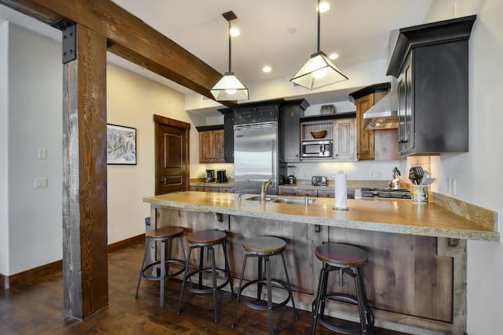 Pool | Ski | Golf | Gym | Free Transportation - Park City, UT