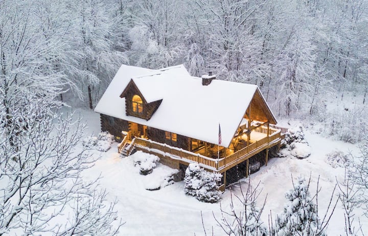 Blue Spruce Chalet — Hot Tub, Pet Friendly - Windham, NY