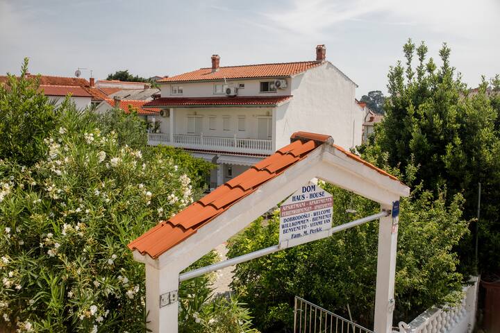 Ferienwohnung/app. Für 9 Gäste Mit 110m² In Rab (124548) - Rab