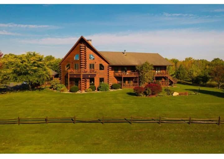 Luxury Suite + Jacuzzi - 2 Min To Lake C + St Park - Grand Isle, VT