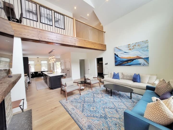 Modern, Gorgeous New Home Minutes To Stowe Mt - Stowe, VT