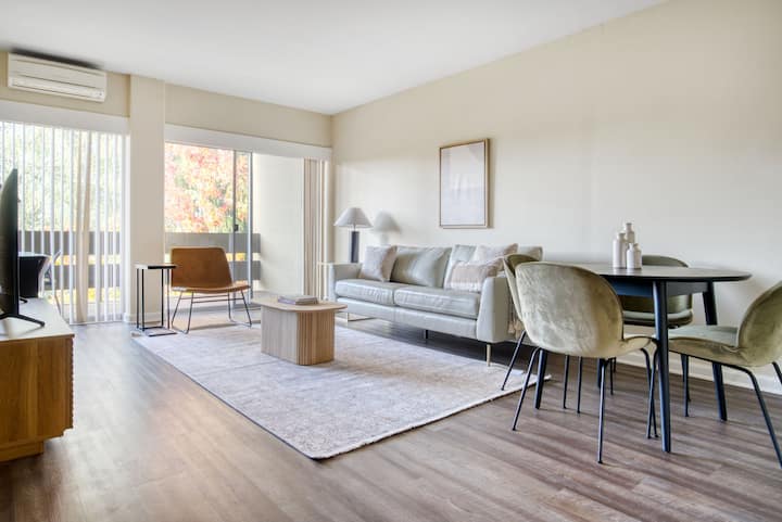 Modern Palo Alto 1br W/ Gym & Pool, 10 Mins To Fb & Google, By Blueground - Palo Alto