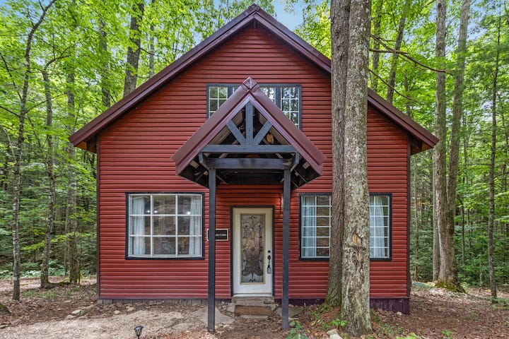 Private Rrg Cabin | Hot Tub, Game Room, Views - Slade, KY