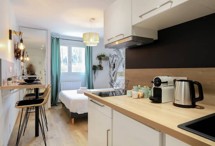 Acapulco Romantique Et Parking - Lake Annecy