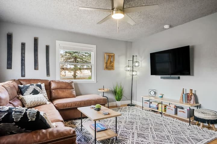 The Autumn House·3br|10 Min To Garden Of The Gods! - Colorado Springs