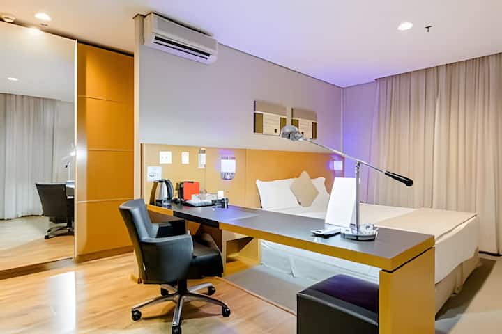 Flat Espaçoso, Com Microondas - Apto 1109 - Osasco