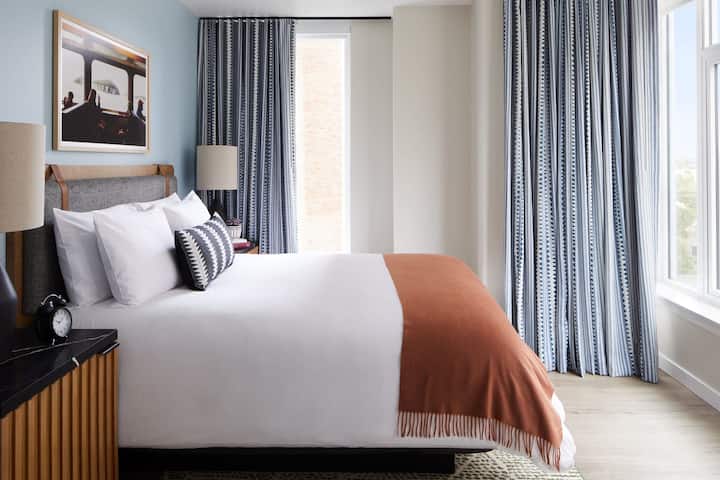 30+ Day Designer Furnished 1br W/flex Office - Seattle, WA