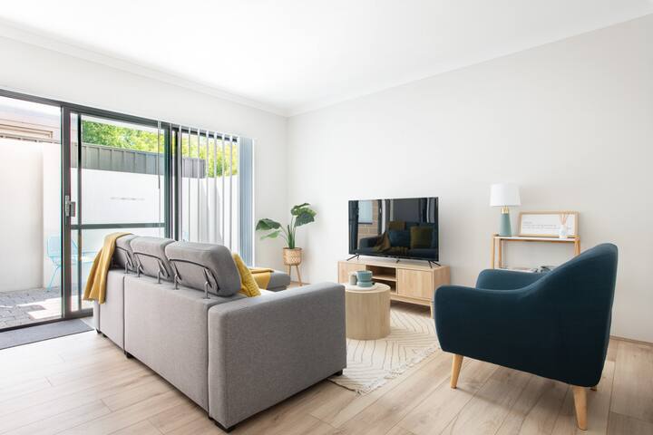 Bright Trendy 3br Apt - Walk To River & Shops - Mount Pleasant