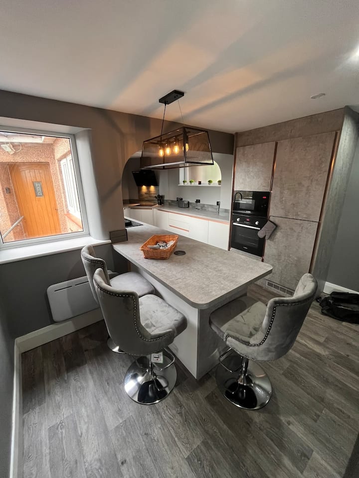 Modern 2 Bedroom Private Detached Cottage - Abergele