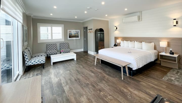 Colonial Hotel & Suites - Brenner Luxury - Grand Bend
