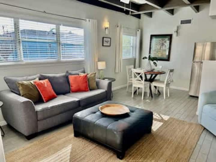 Cwb Retreats At Baymont Lofts - Loft E - Clearwater Beach, FL