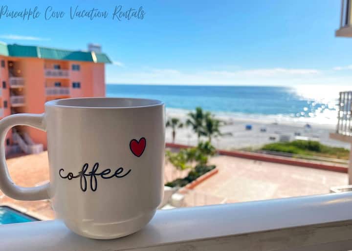 Direct Beach Access-3/2-luxury Condo-pool-laundry - Redington Beach, FL