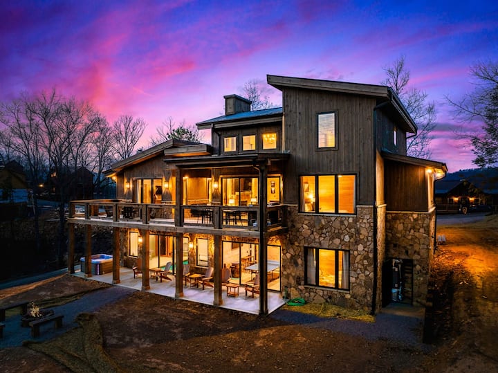 ️ On The Rocks ️ | Luxury Indoor Pool Cabin With Sauna Theater Hot Tub - Tennessee