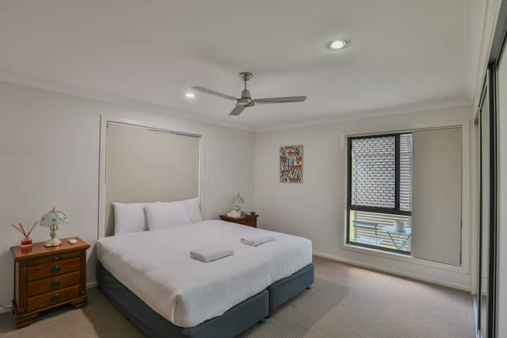 Wheelchair/disability Accessible Unit With Aircons - Bundaberg Central