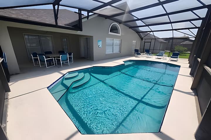 Cozy 3br Home W/private Pool & Lake View - Kissimmee, FL