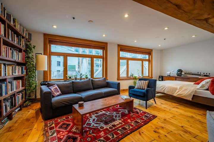 Luxury Loft In Historic Gastown - Vancouver