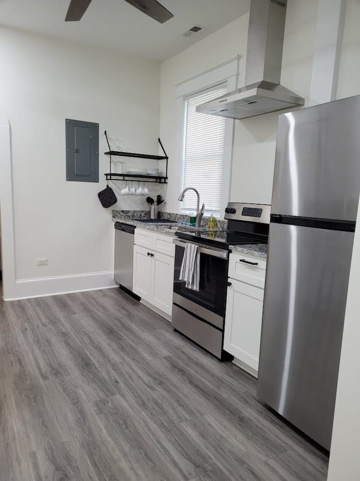 Walk To Duke Campus! 1 Bedroom In Trinity Park! - Durham, NC