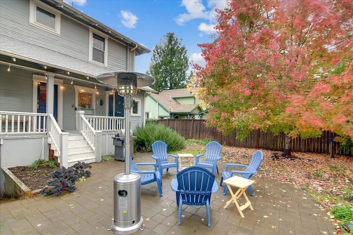 Vino E Vita: Historic Pet-friendly Home-ev Charger - McMinnville, OR