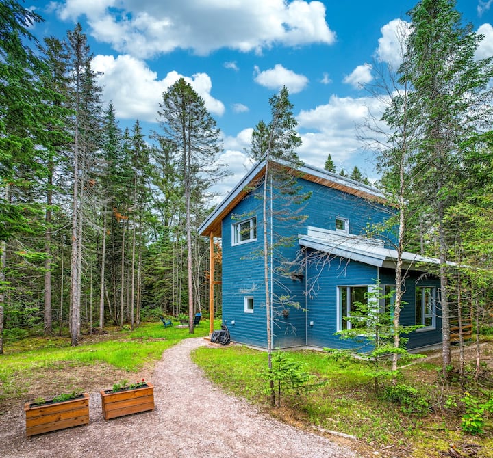 Confort Champêtre | Bois Et Rivière | La Sittelle - Quebec