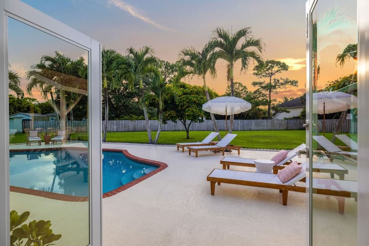 The Golden Hour, Heated Pool, Pickleball - Jupiter, FL