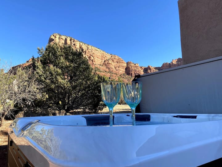 Sedona Fox Den: Luxury 3br With Red Rock Views - Munds Park, AZ