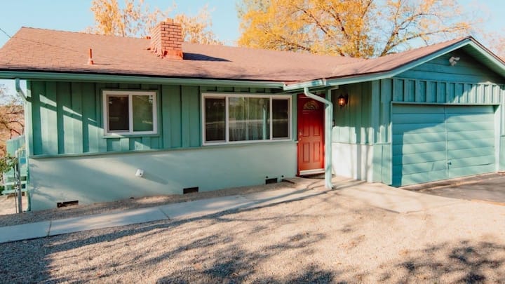 Ely Farm House. Near Yosemite National Park! - Oakhurst, CA