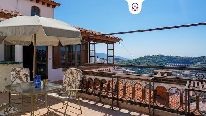 Casa Colonial Con Gran Vista | Ubicación Perfecta - Taxco