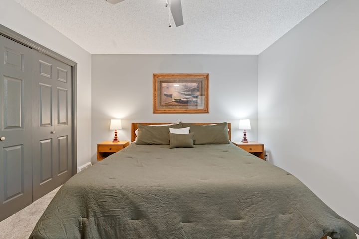 Asheville Haven: Serene 4br Retreat With Hot Tub - Asheville, NC