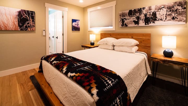 Downtown 1 Br – Queen Suite, Pergola, Fire Table - Cody, WY