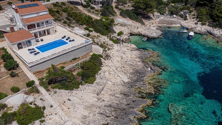 Holiday Home Nova - Holiday Home Nova With Private - Vela Luka