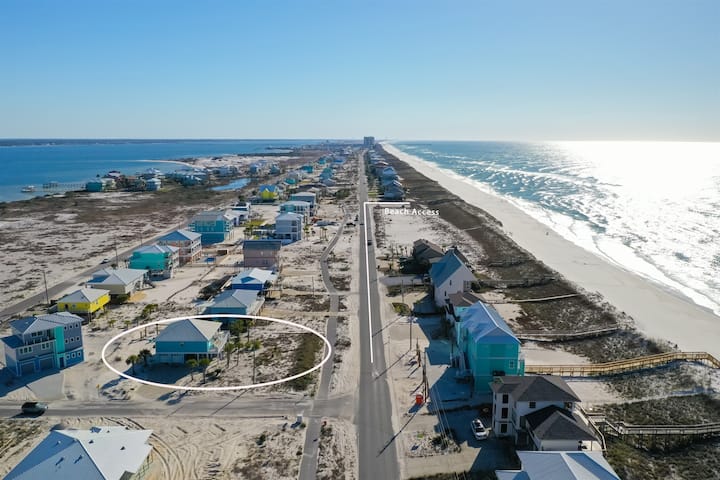 Family Friendly With Gameroom! Outdoor Swings - Pensacola Beach, FL