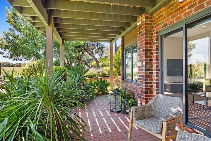 Coastal Meets Country At This Ventnor Beach Escape - Ventnor