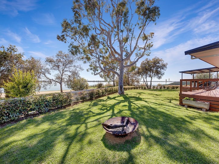 Hogan's Lakehouse - Yarrawonga