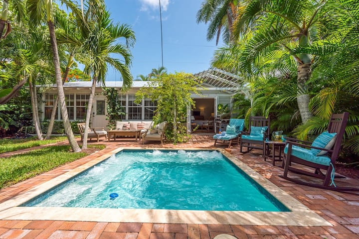 The Palms Resort Oasis - Guest House Full Kitchen - Bahamas