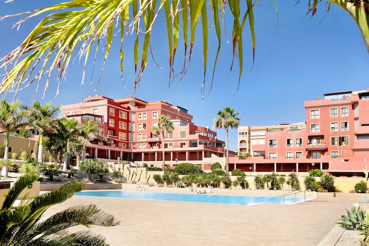 Appartement "Residencial En El Médano" Met Zwembad, Terras & Wi-fi - El Médano