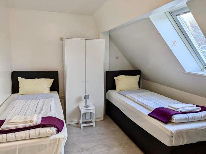 Komfortable 2-zimmer-wohnung Mit 2 Bädern - Neumünster