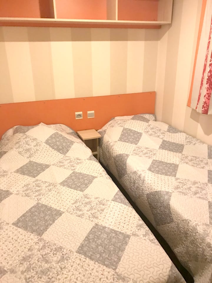 Bungalow De 3 Chambres Avec Piscine Partagee Et Jardin Amenage A Puget Sur Argens - Puget-sur-Argens