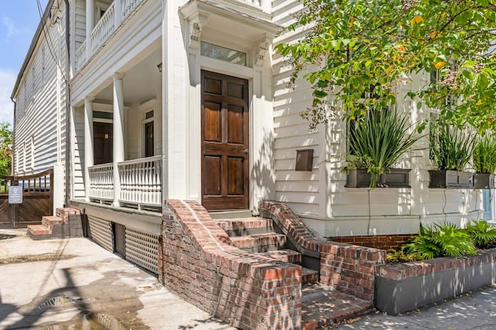 Luxury 4br, Parking, Outdoor Space - Charleston, SC