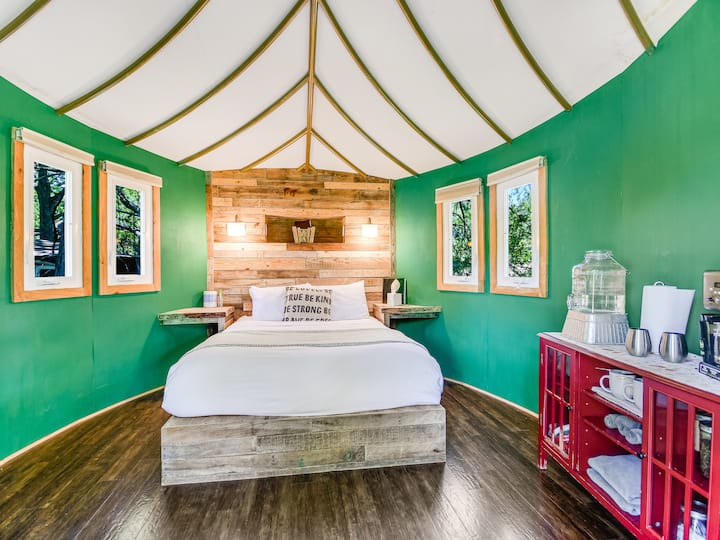 "Willow" Treehouse Escape In Nature - Spicewood Vineyards, Spicewood