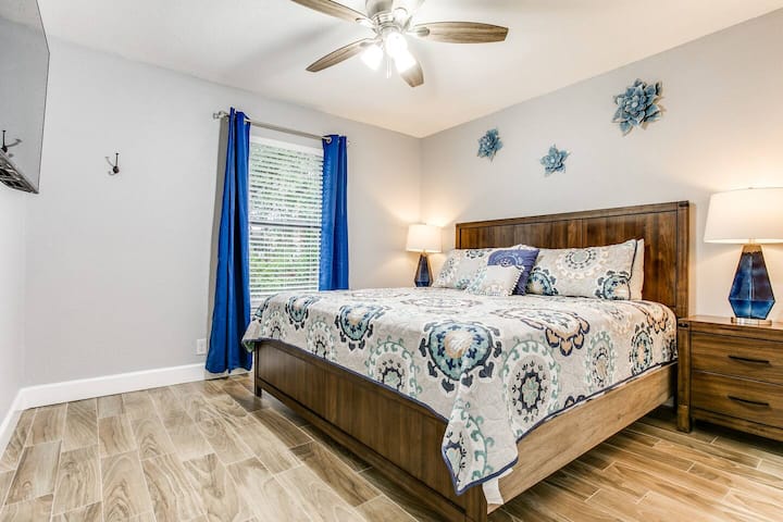 Last Min Cancel - Rodeo-ready | Game Room - Emerald Forest - San Antonio