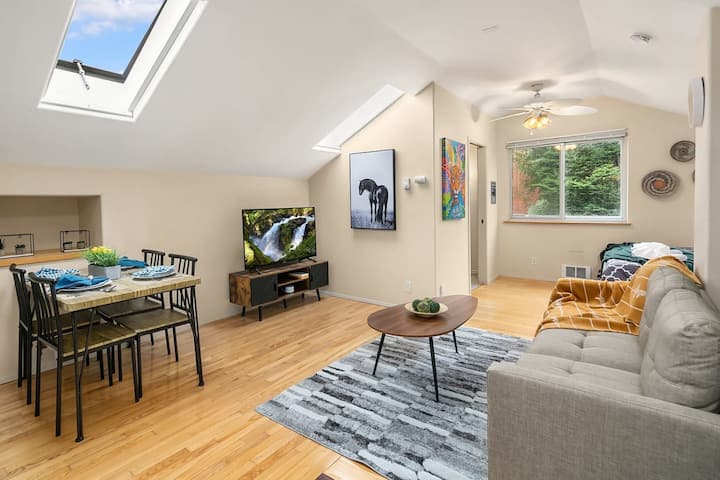 ♥ Secret & Charming Studio |Near I5 |North Seattle - Shoreline, WA