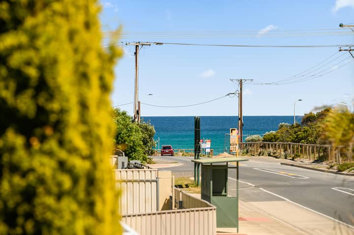 The Loveshack ~ Silver Sands - Family Entertainer Surrounded By Sea, Scrub & Hills - Aldinga
