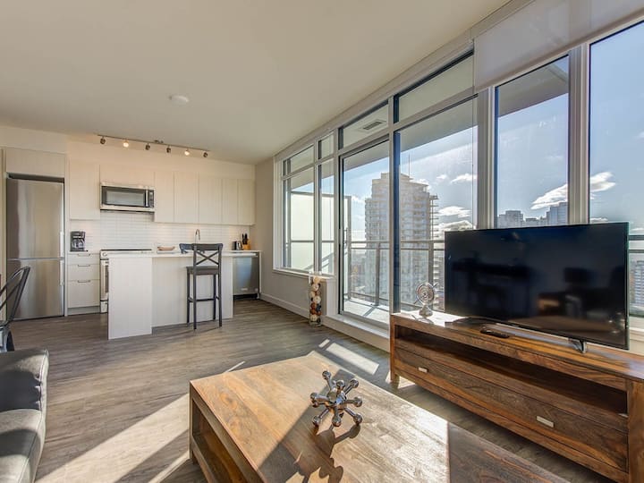 Luxe 2br Apt With Balcony: Minutes From Sky Train - Richmond