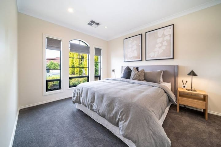 Mclaren Pines - A Stylish Wine Country Retreat - McLaren Vale